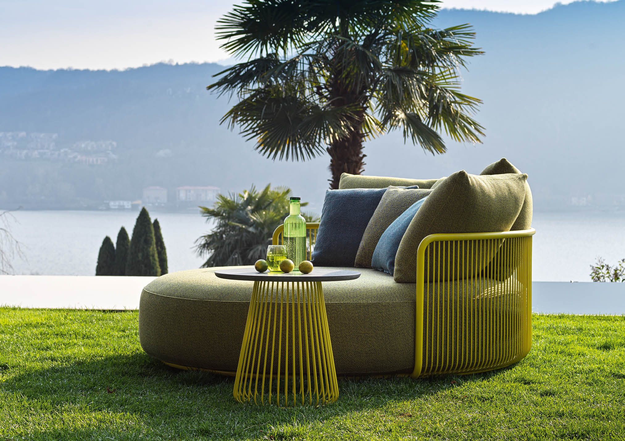 John B round sofa - BertO Sounds outdoor collection