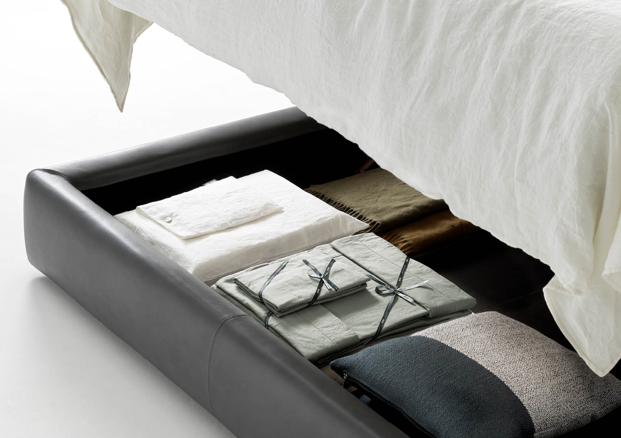 Outlet | Soho Modern Storage Bed - BertO Shop