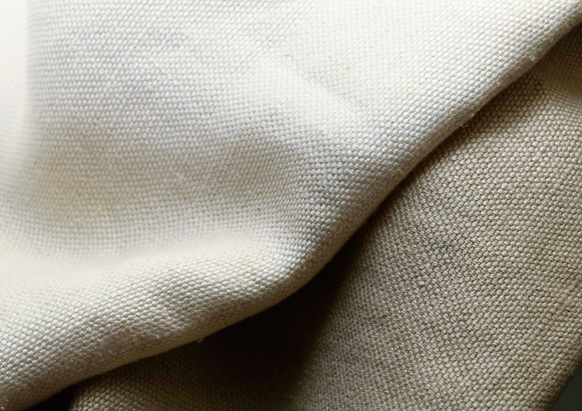 Soho | Stain-Resistant Linen Bed - BertO Shop